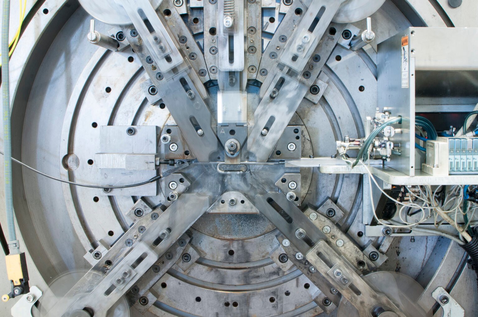 Productie bladveren - Technische Veren Twente